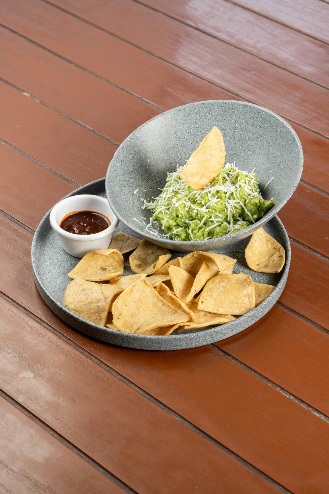 Guacamole Tortilla : Fresh and Flavorful Snack Recipe - Recipes Aroma